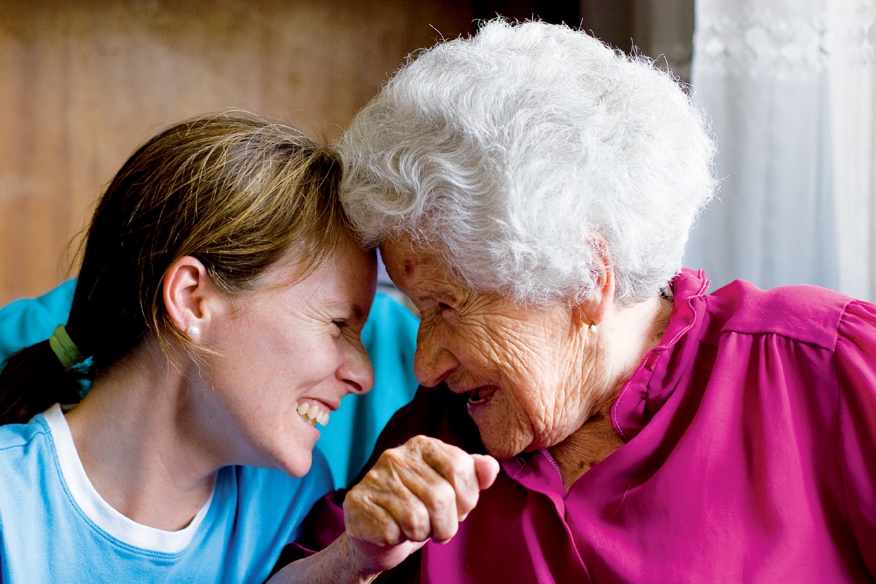 Comment aider les personnes âgées bénévolement
